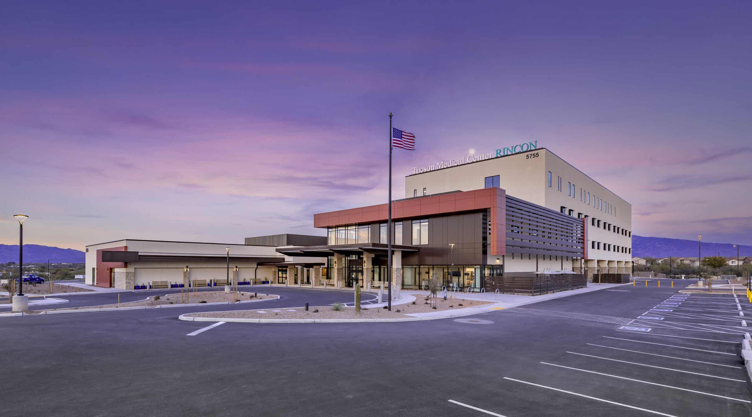 Tucson Medical Center Rincon Hospital - JE Dunn Construction